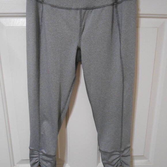 Danskin Now | Pants & Jumpsuits | Danskin Now Fitted Size Xs 2 Capri ...